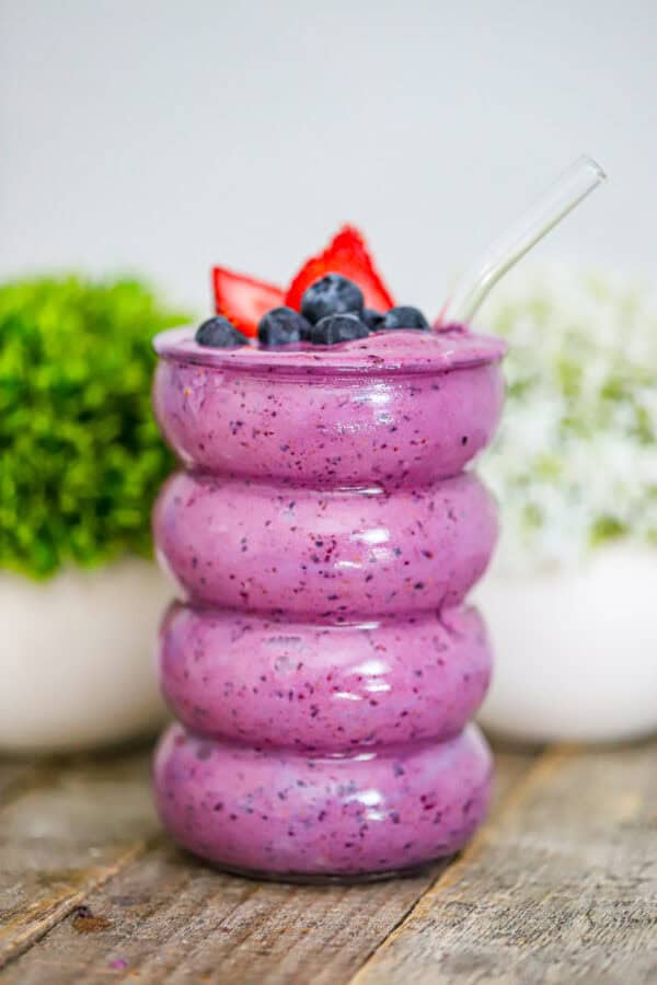 Peanut Butter Jelly Protein Smoothie (Use PB2 or Peanut Butter) - The ...