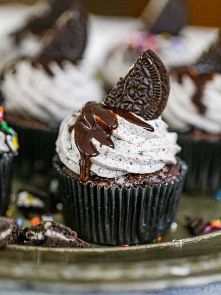 Ultimate Oreo Cupcakes - The Baking ChocolaTess