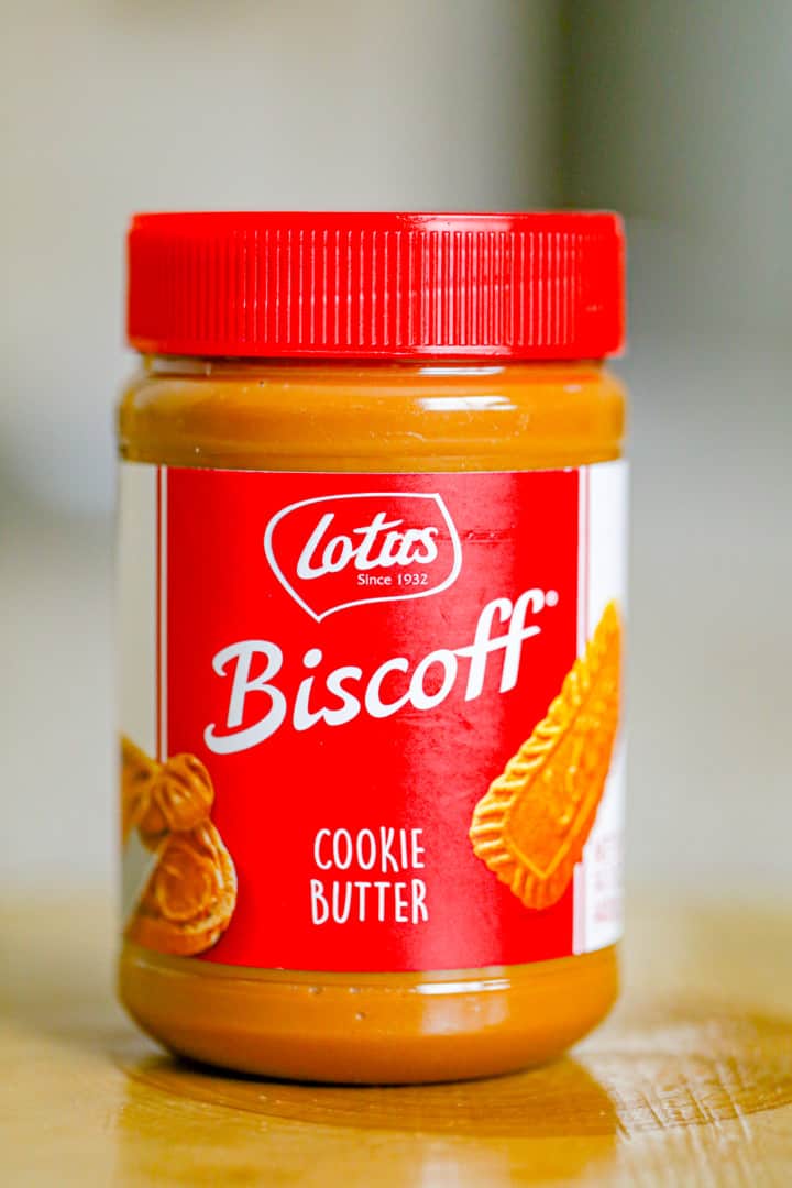 Biscoff White Chocolate Cookie Bars - The Baking ChocolaTess