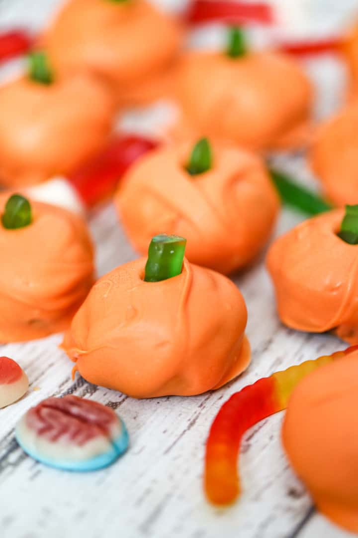 Pumpkin Oreo Truffles - The Baking ChocolaTess