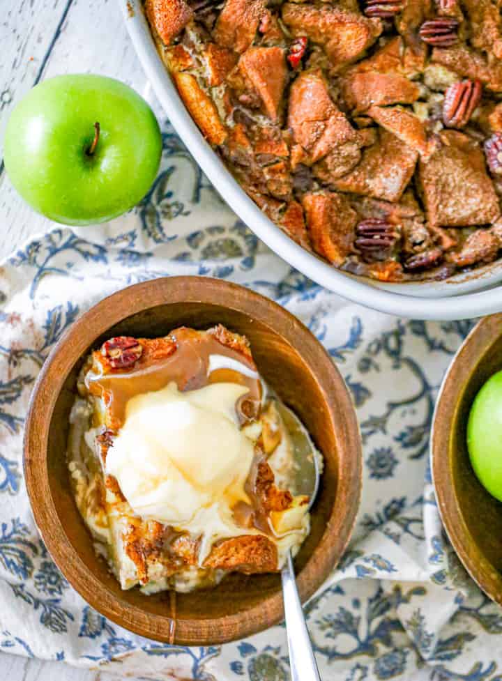 Easy Apple Bread Pudding - The Baking ChocolaTess