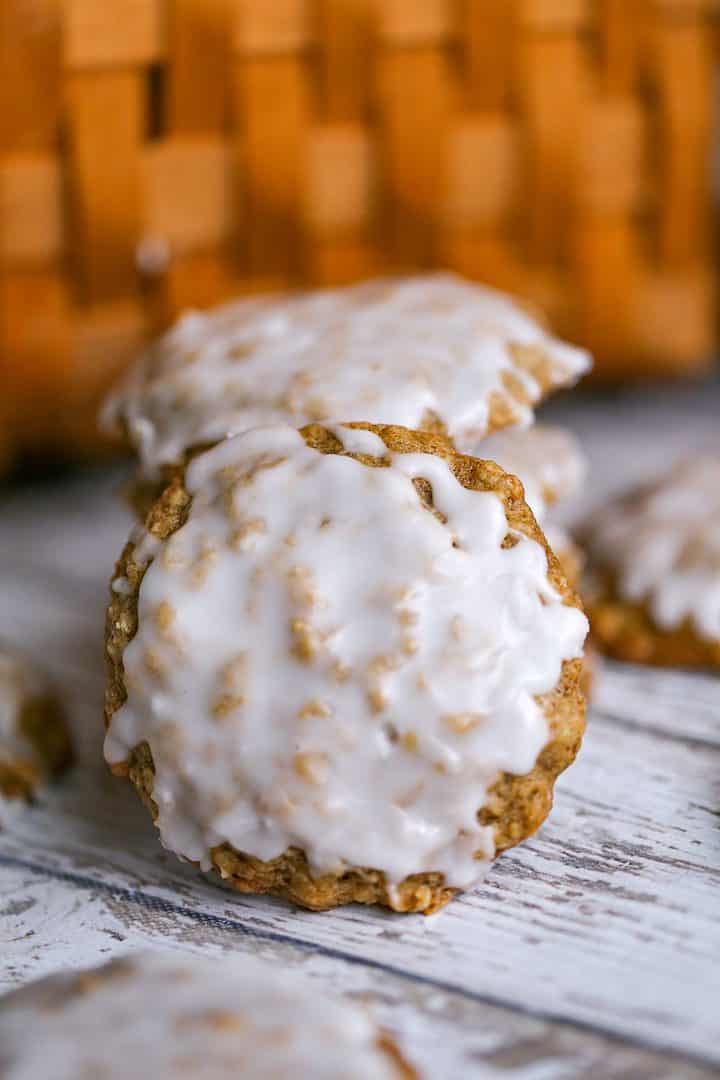 Vanilla Iced Oatmeal Cookies - The Baking ChocolaTess