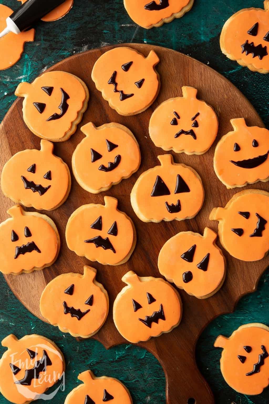 50 Spooky Fun Halloween Cookies - The Baking ChocolaTess