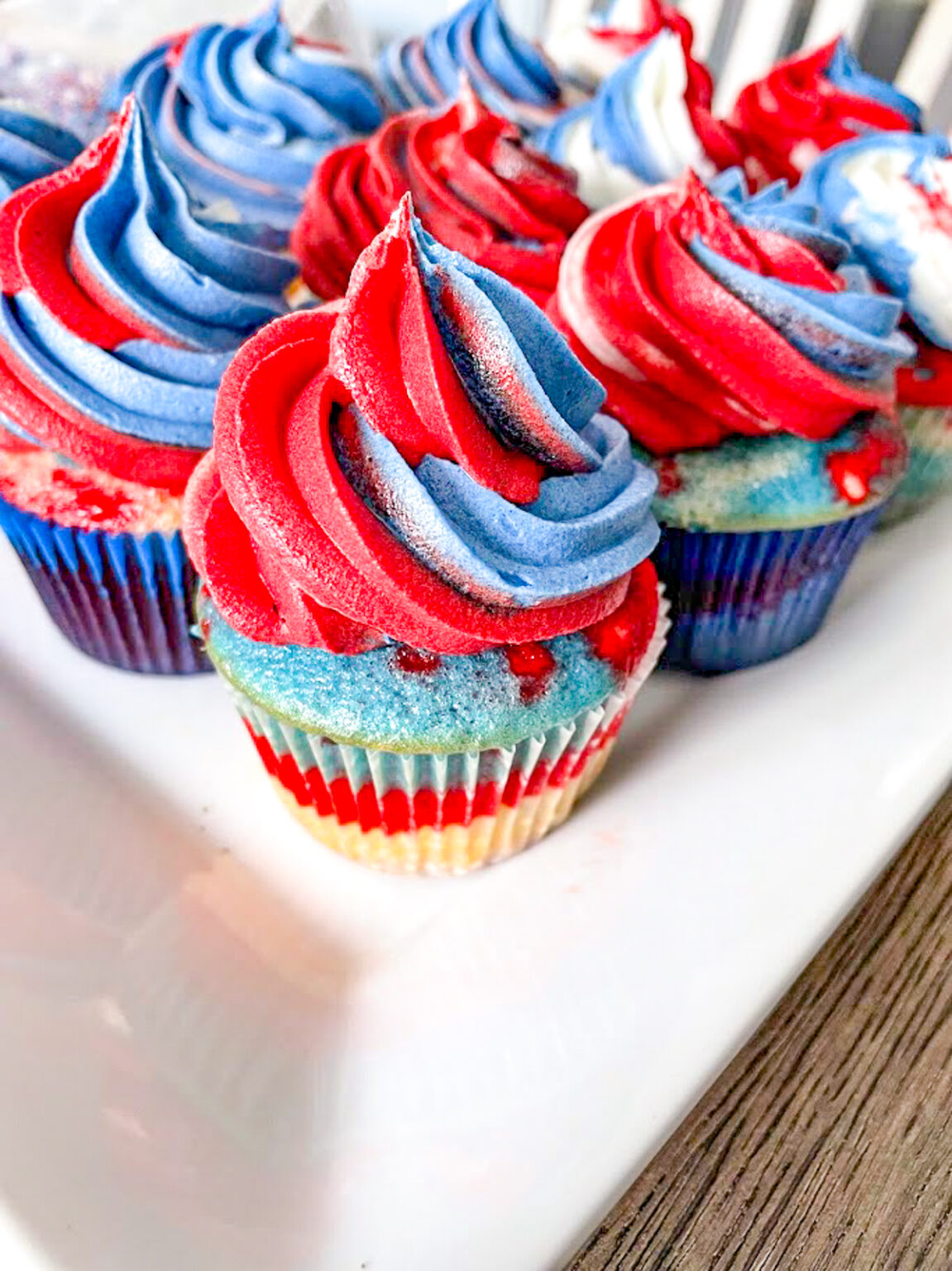 Patriotic Red, White & Blue Cupcakes (Easy Festive Dessert) - The ...