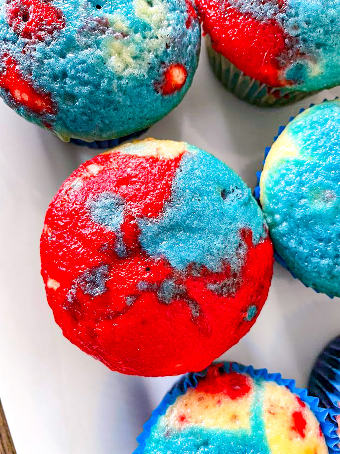 Patriotic Red, White & Blue Cupcakes (Easy Festive Dessert) - The ...