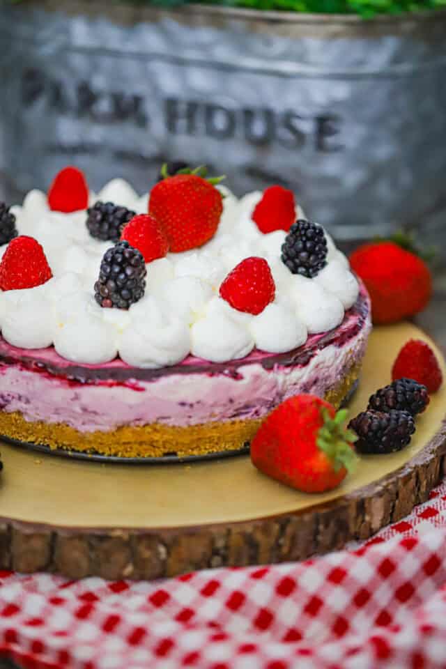 No Bake Berry Cheesecake - The Baking ChocolaTess