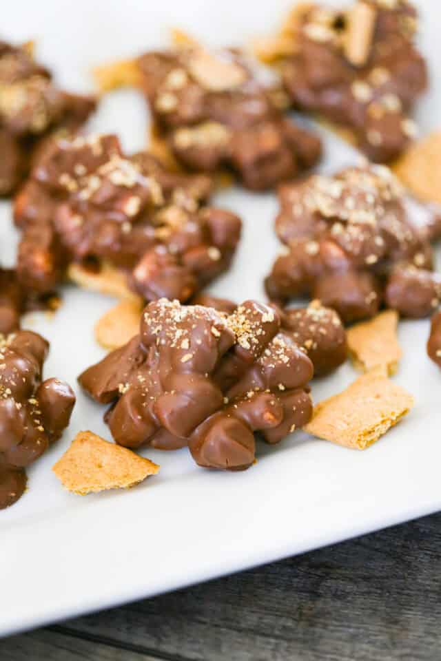 Easy S'mores Clusters - The Baking ChocolaTess