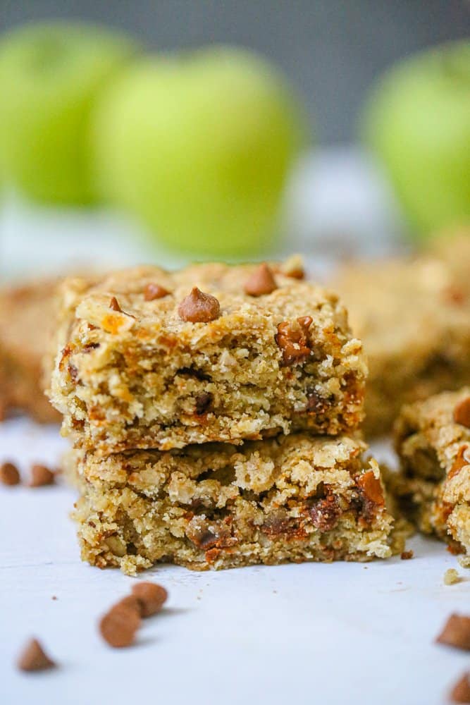 Cinnamon Apple Oatmeal Bars - The Baking ChocolaTess