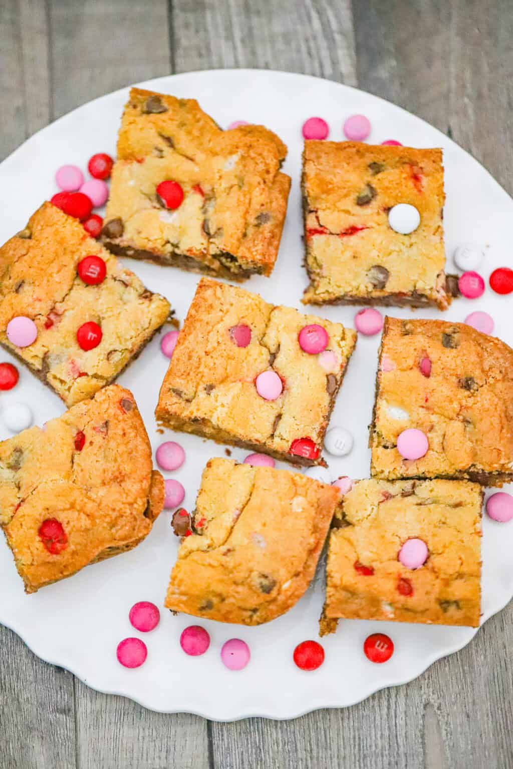 Thick & Delish Valentine M&M Bars - The Baking ChocolaTess