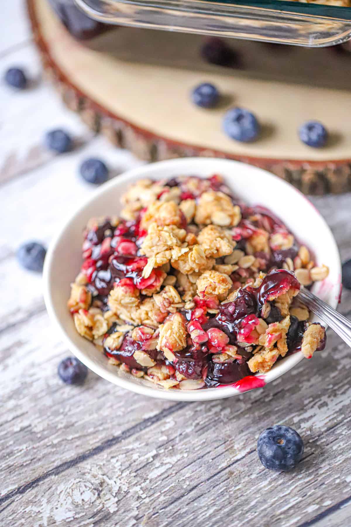 Quick & Easy Blueberry Crisp - The Baking ChocolaTess