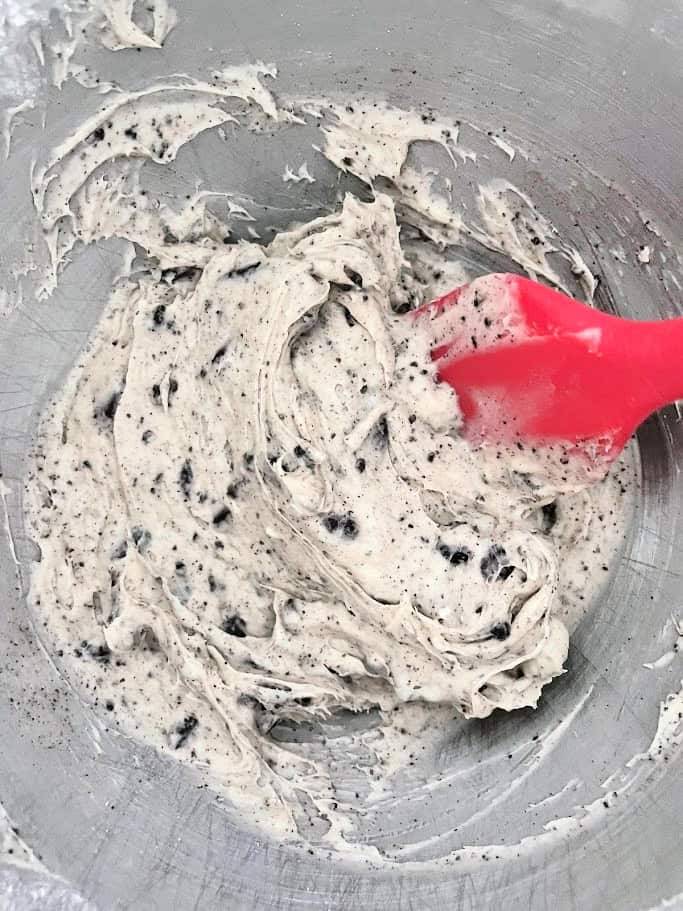 Oreo Cookies with Frosting: A Delicious Twist - The Baking ChocolaTess